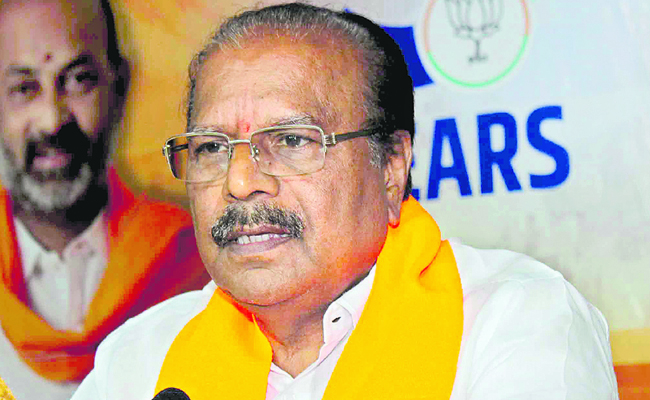 నాకు పదవొస్తే కాంగ్రెస్‌కు ఎందుకంత భయం? | Sakshi exclusive interview with Nallu Indrasena Reddy ...